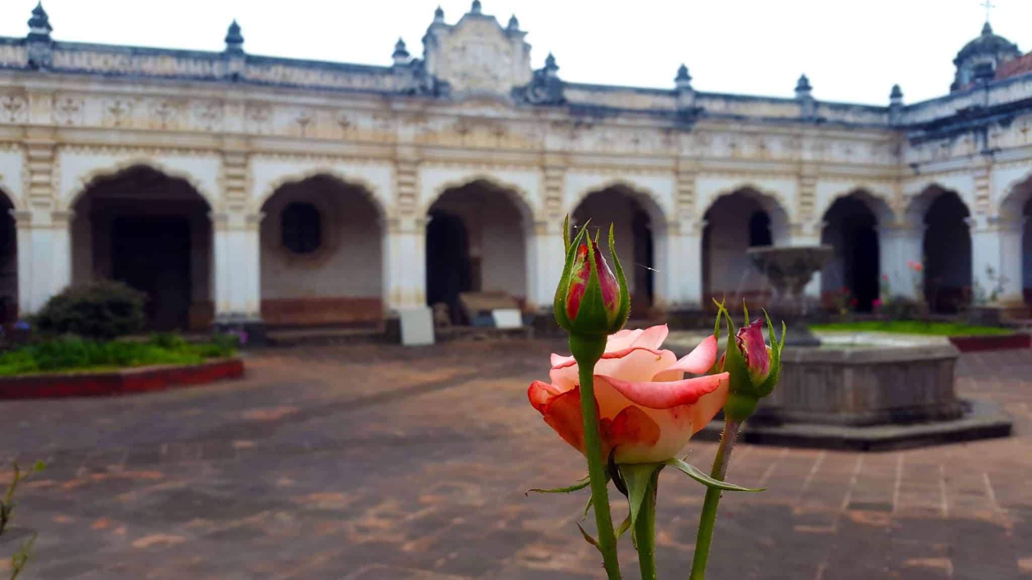 La primera sede de la Universidad de San Carlos en Antigua Guatemala es ...