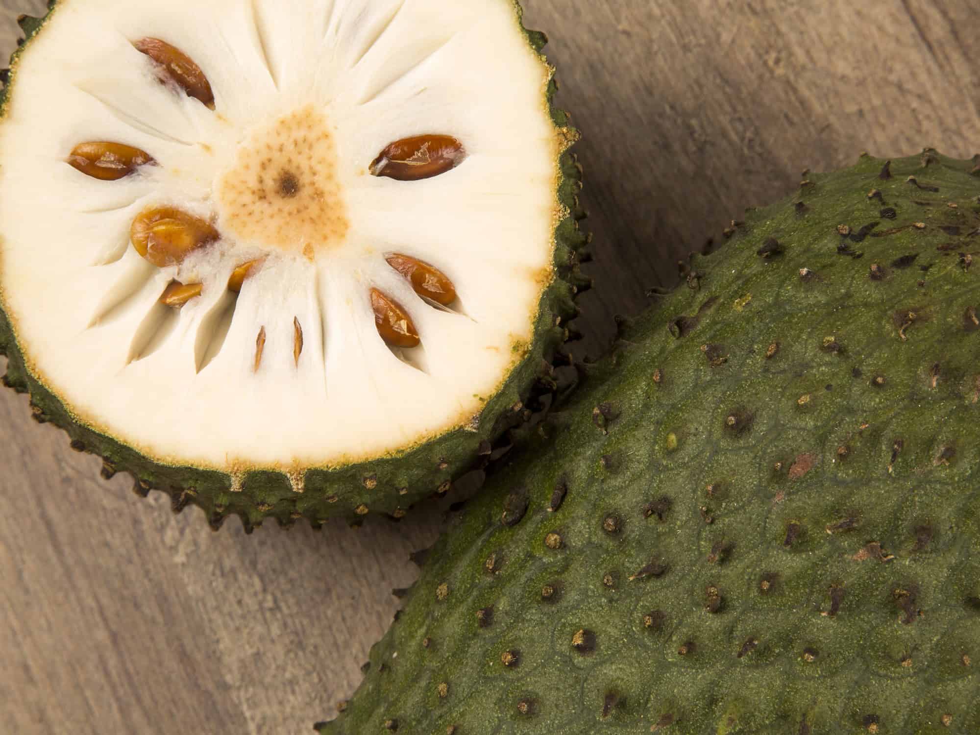 Los poderes de la anona La fruta que se dice igual al derecho y al revés